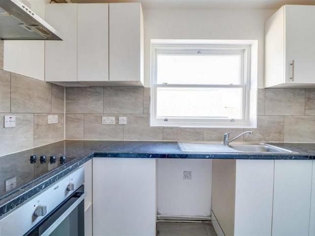 3 bedroom flat to rent