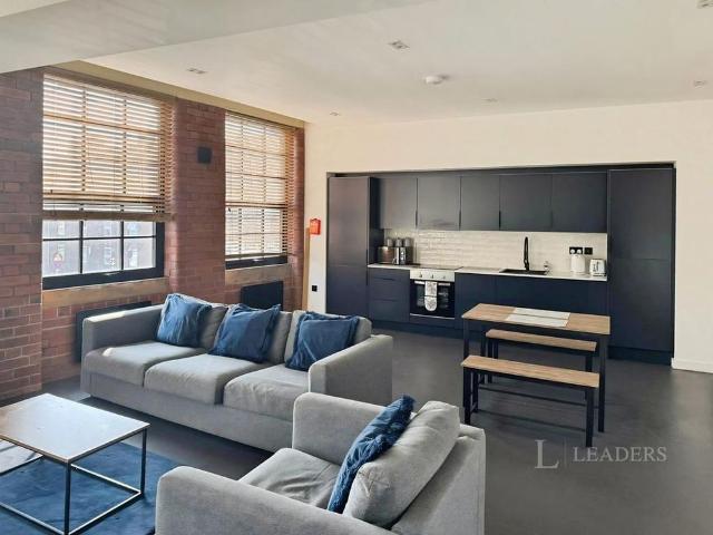 3 bedroom flat to rent