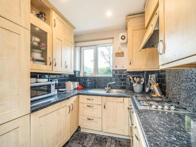 3 bedroom flat to rent