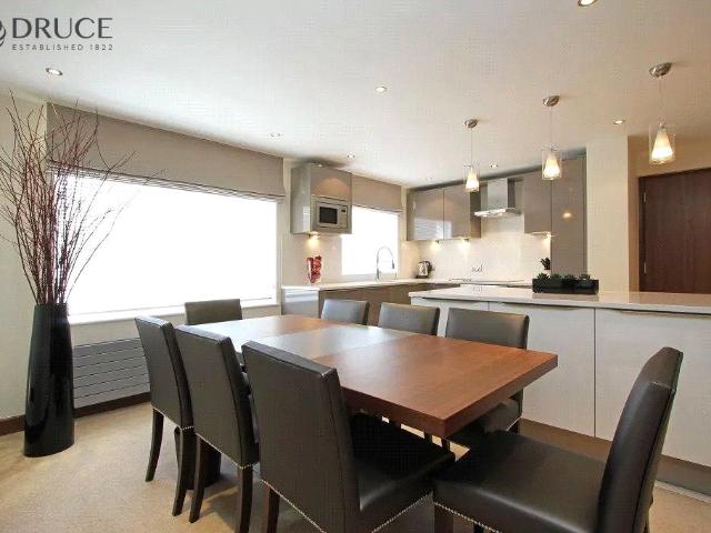3 bedroom flat to rent