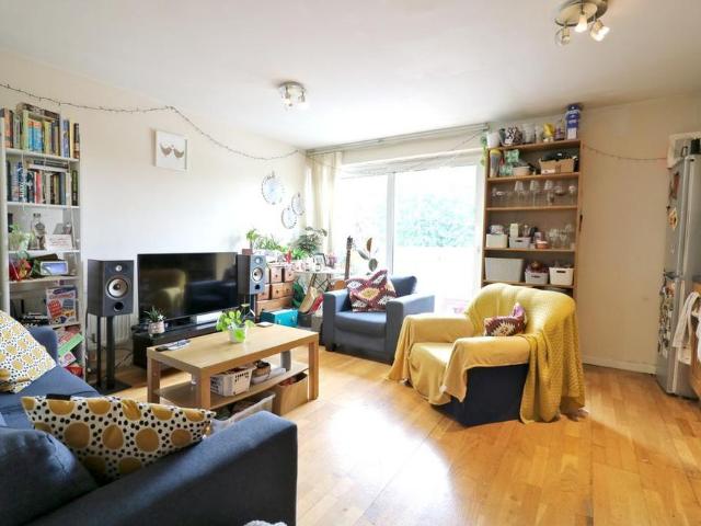 3 bedroom flat to rent