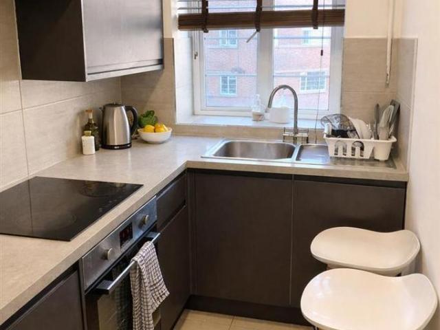 3 bedroom flat to rent