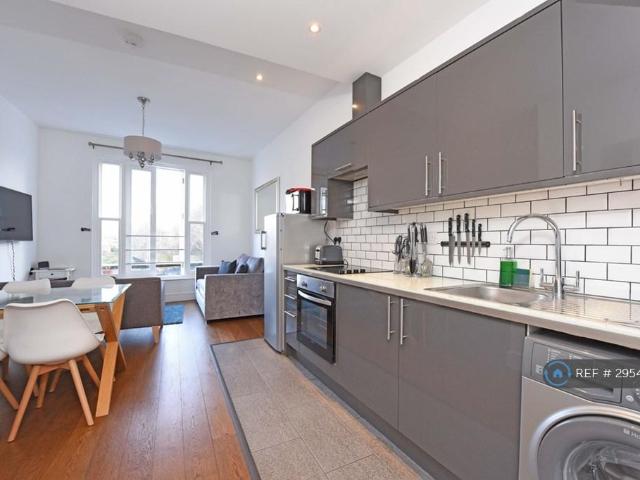 3 bedroom flat to rent