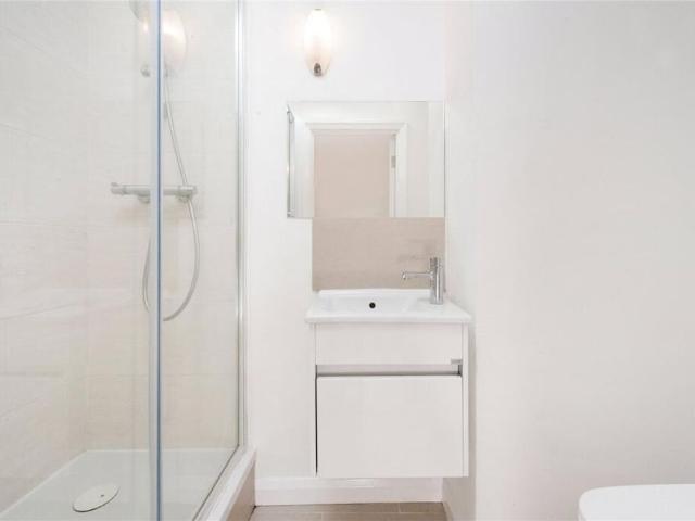 3 bedroom flat to rent
