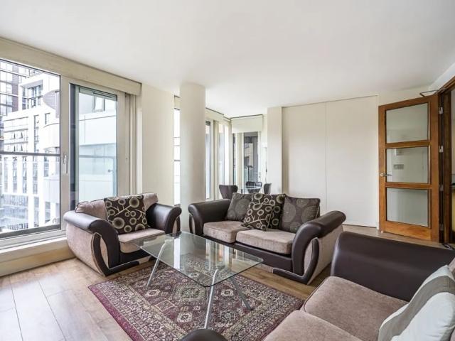 3 bedroom flat to rent