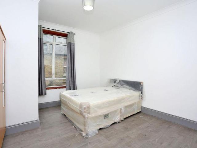 3 bedroom flat to rent