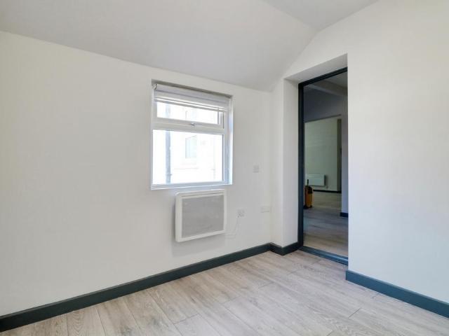 3 bedroom flat to rent