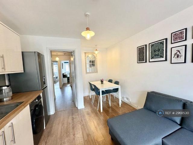 3 bedroom flat to rent
