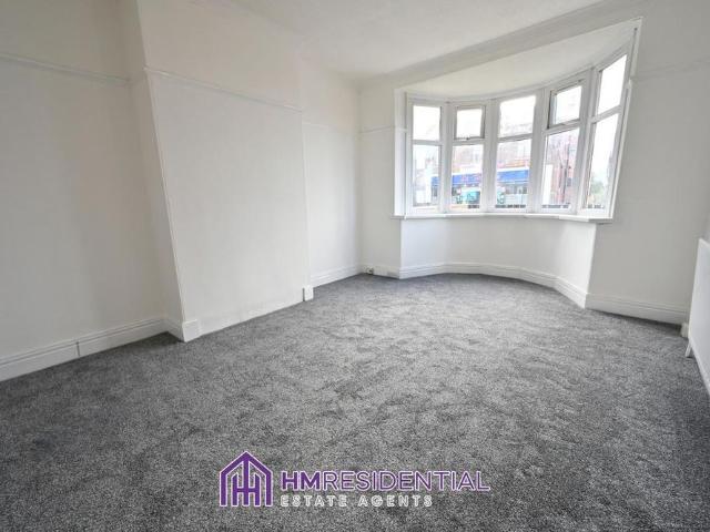 3 bedroom flat to rent