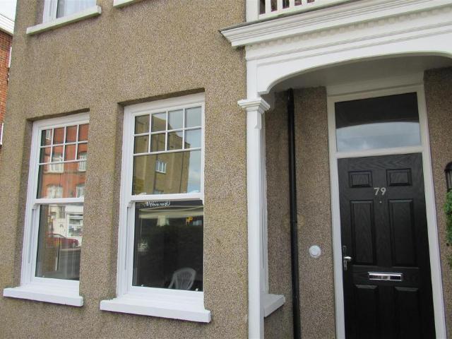 3 bedroom flat to rent