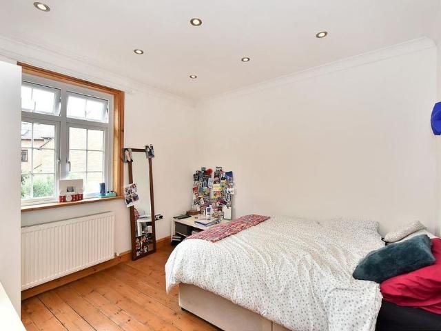 3 bedroom flat to rent