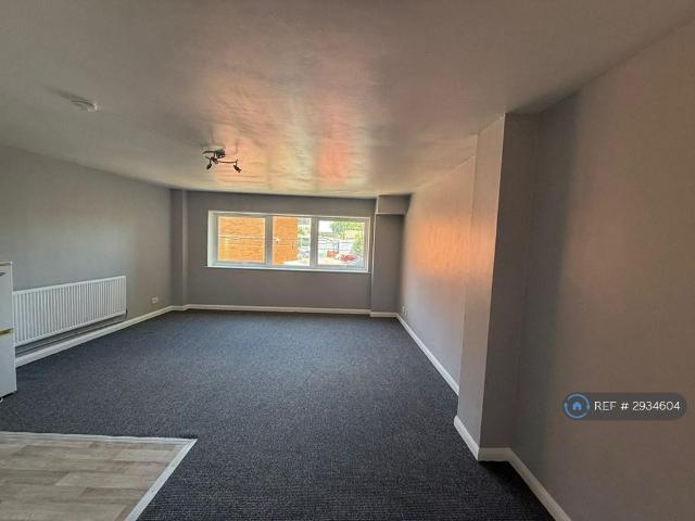 3 bedroom flat to rent