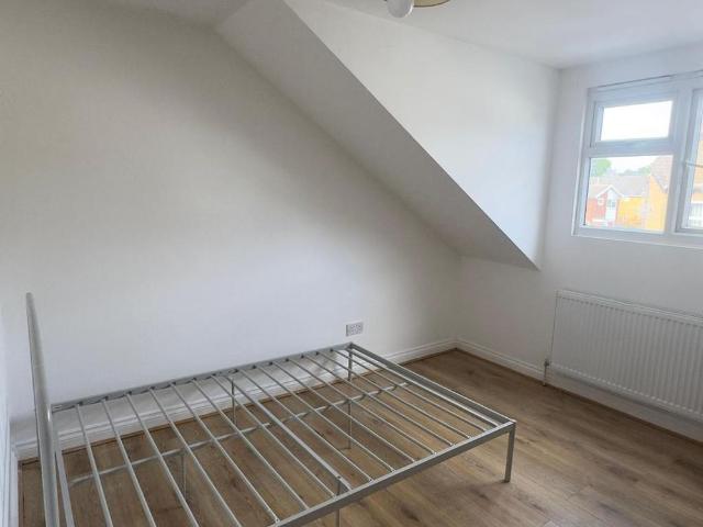3 bedroom flat to rent