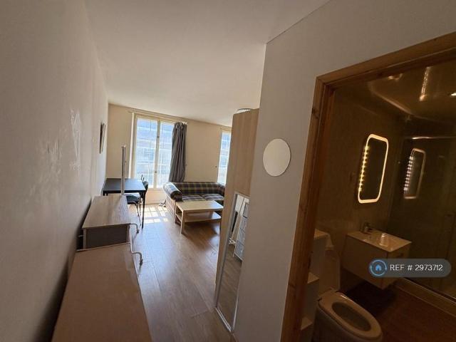 3 bedroom flat to rent