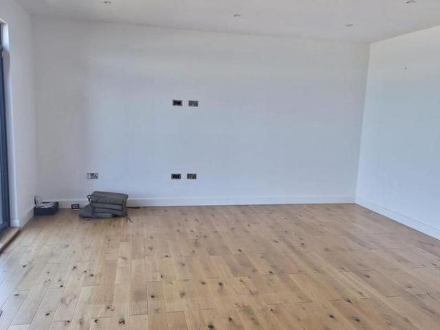 3 bedroom flat to rent
