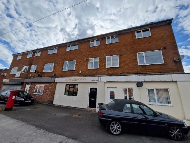 3 bedroom flat to rent