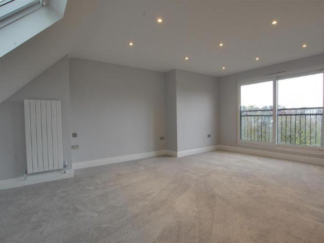 3 bedroom flat to rent