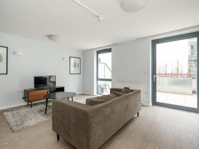 3 bedroom flat to rent