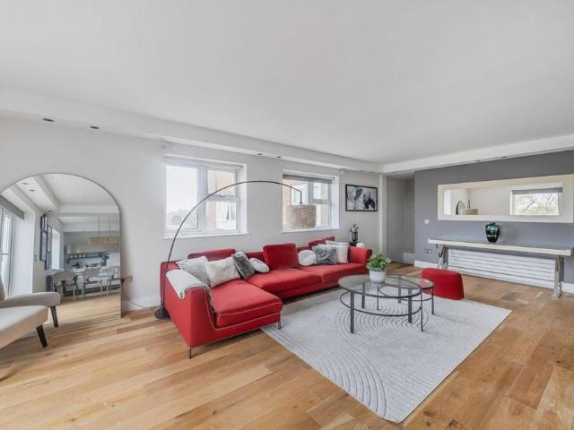 3 bedroom flat to rent