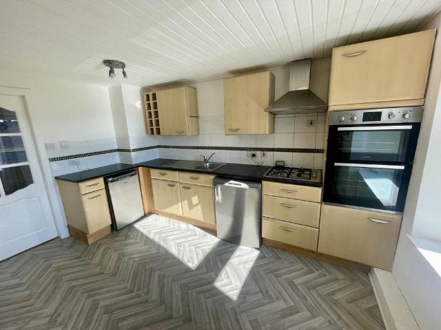 3 bedroom flat to rent