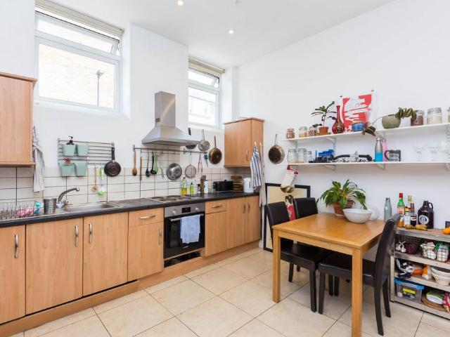3 bedroom flat to rent