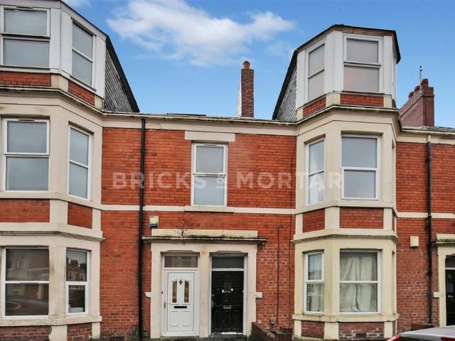 3 bedroom flat to rent