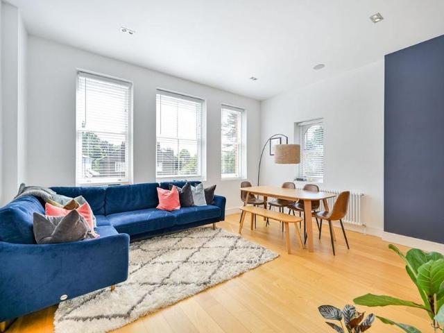 3 bedroom flat to rent