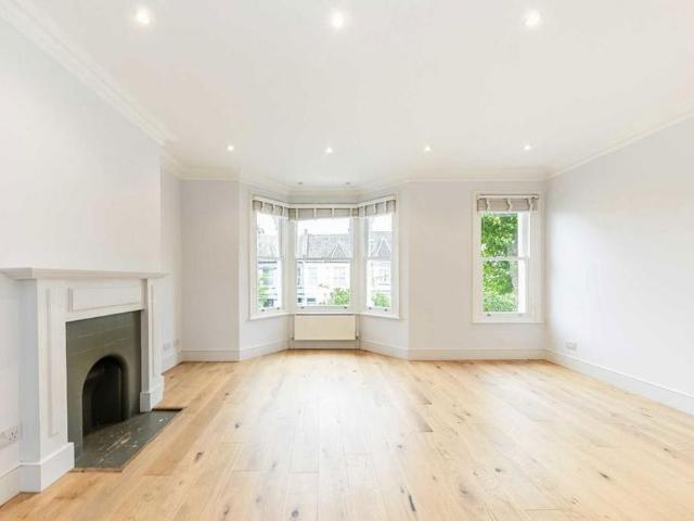 3 bedroom flat to rent
