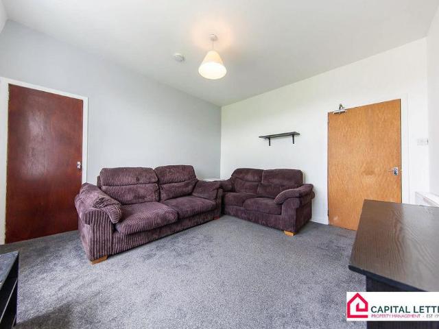 3 bedroom flat to rent