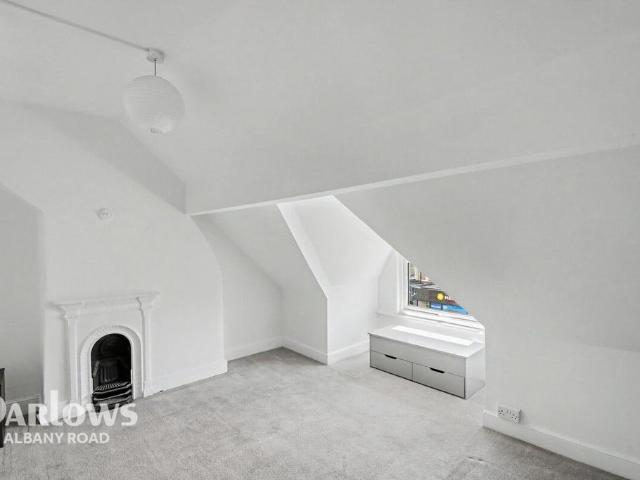 3 bedroom flat to rent