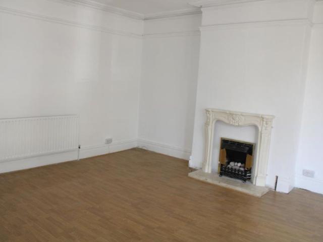 3 bedroom flat to rent