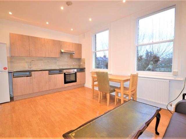 3 bedroom flat to rent