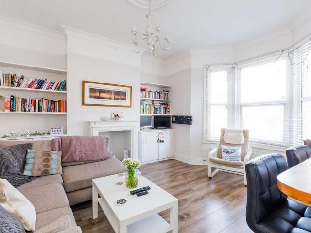 3 bedroom flat to rent