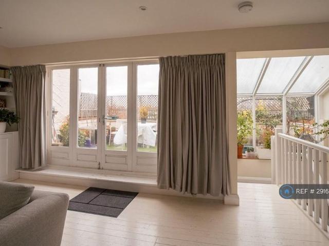 3 bedroom flat to rent