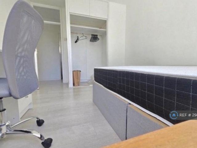 3 bedroom flat to rent