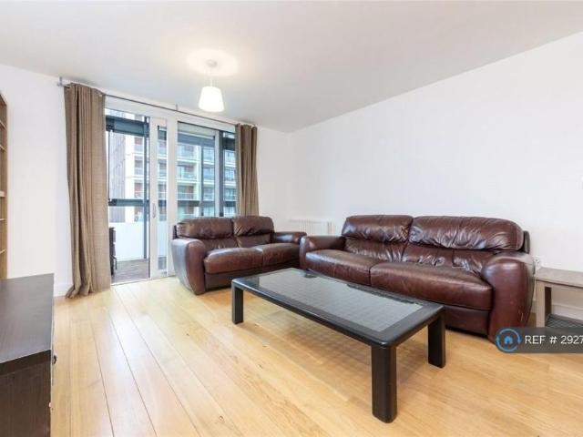 3 bedroom flat to rent