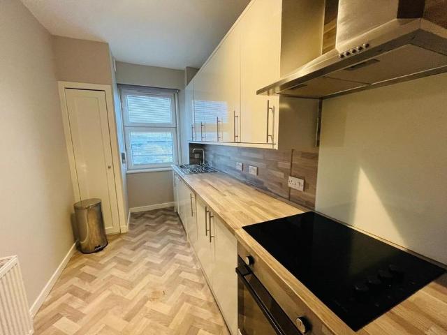 3 bedroom flat to rent