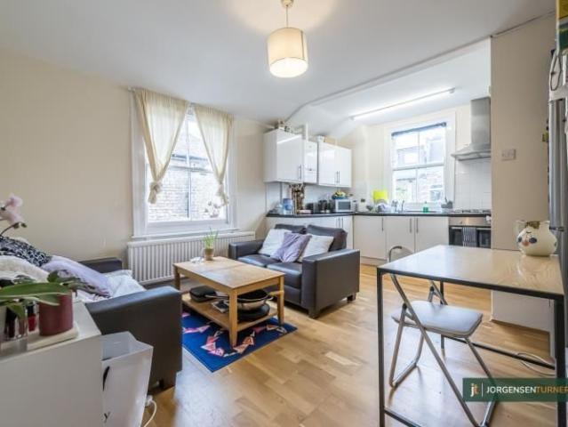 3 bedroom flat to rent