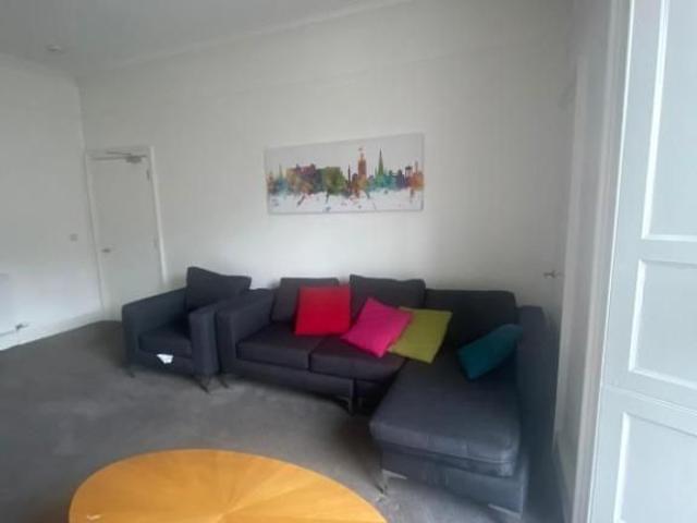 3 bedroom flat to rent