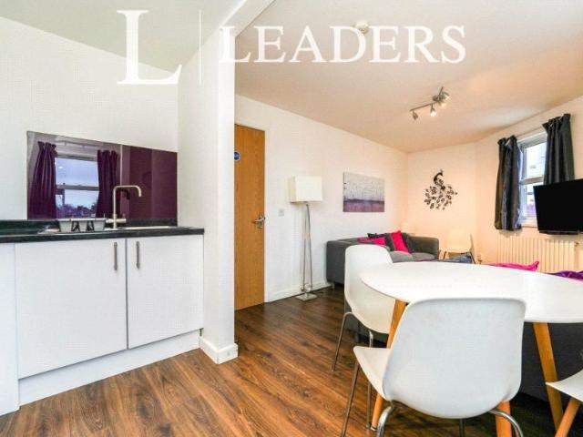 3 bedroom flat to rent