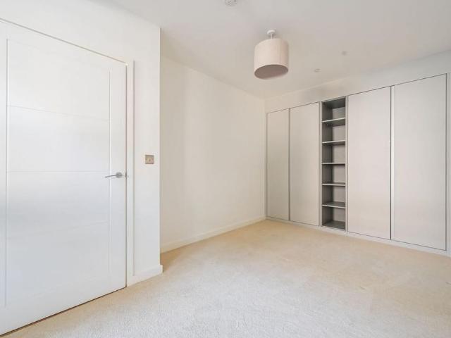 3 bedroom flat to rent