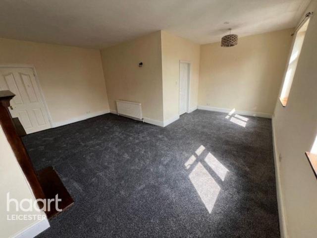 3 bedroom flat to rent