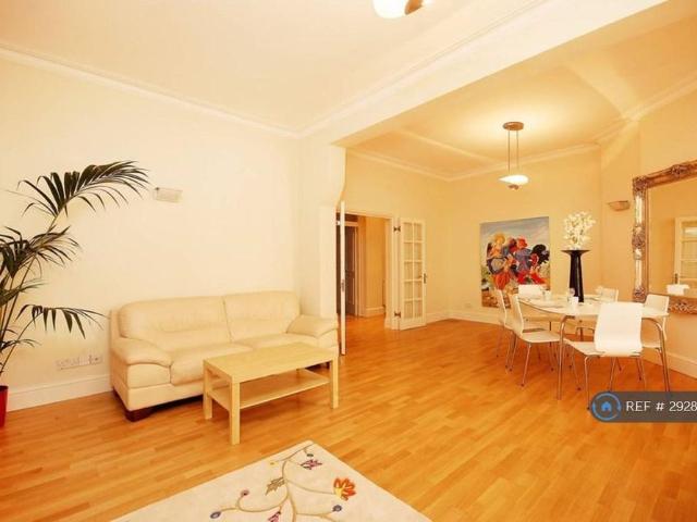 3 bedroom flat to rent