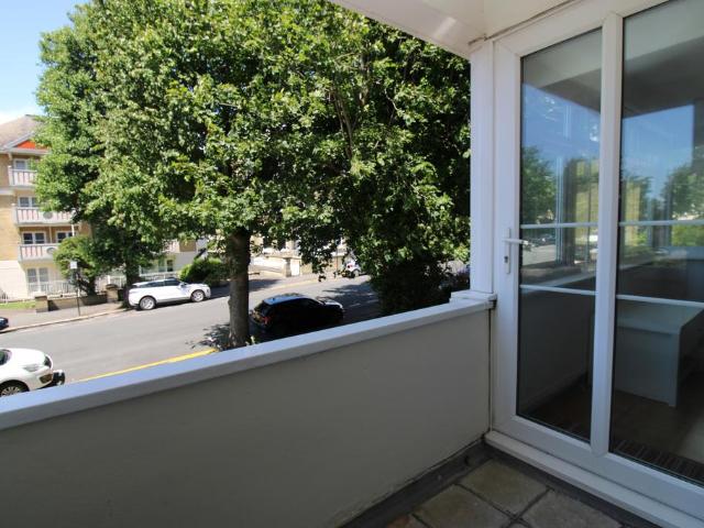 3 bedroom flat to rent