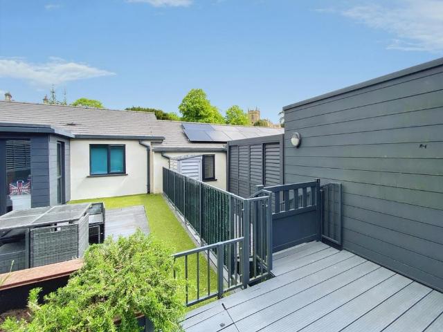 3 bedroom flat to rent