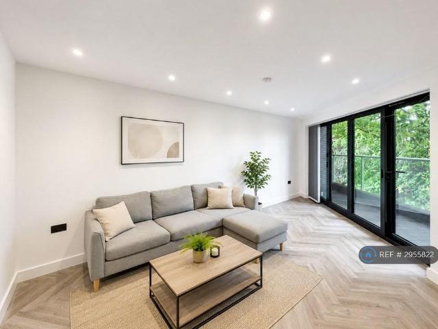 3 bedroom flat to rent