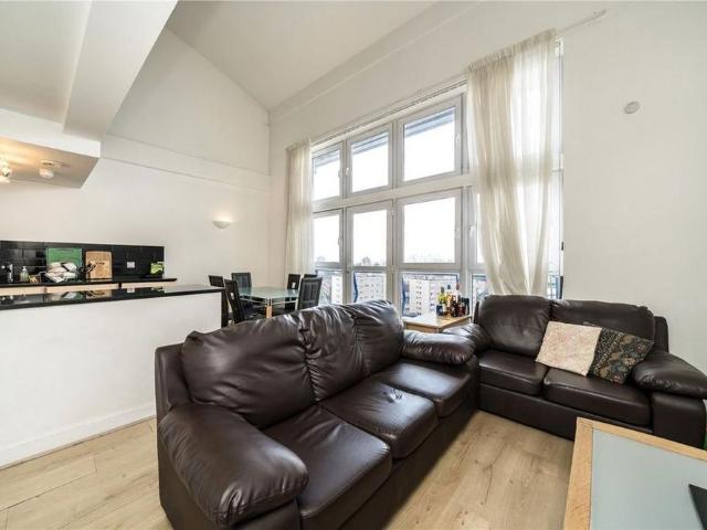 3 bedroom flat to rent
