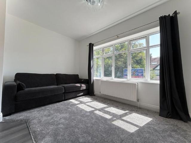 3 bedroom flat to rent