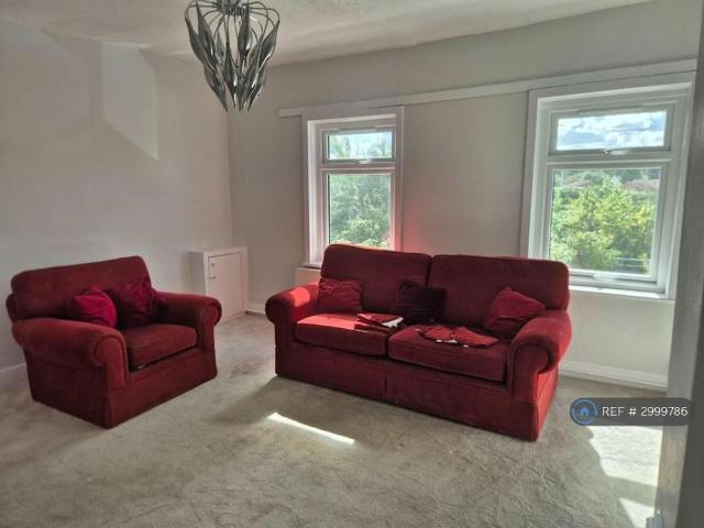 3 bedroom flat to rent