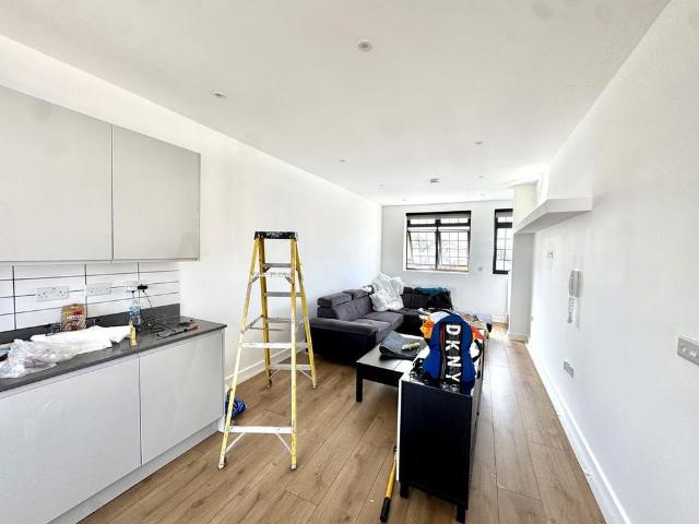 3 bedroom flat to rent